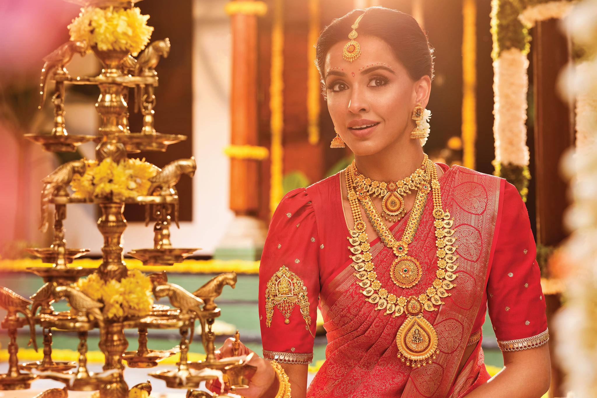 Buy Traditional Tamil Wedding Jewellery sets for Brides from GRT Jewels